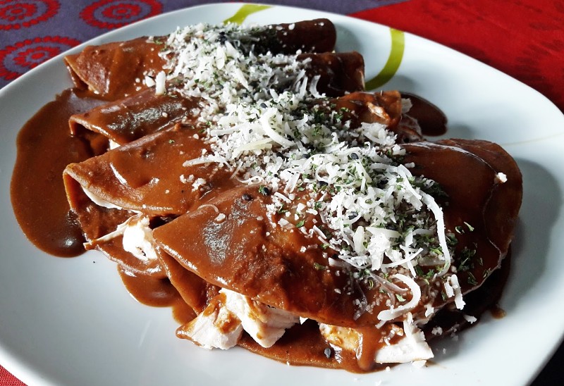 ¿Cómo hacer Enmoladas de pollo? Comidas Mexicanas【Tacos10】